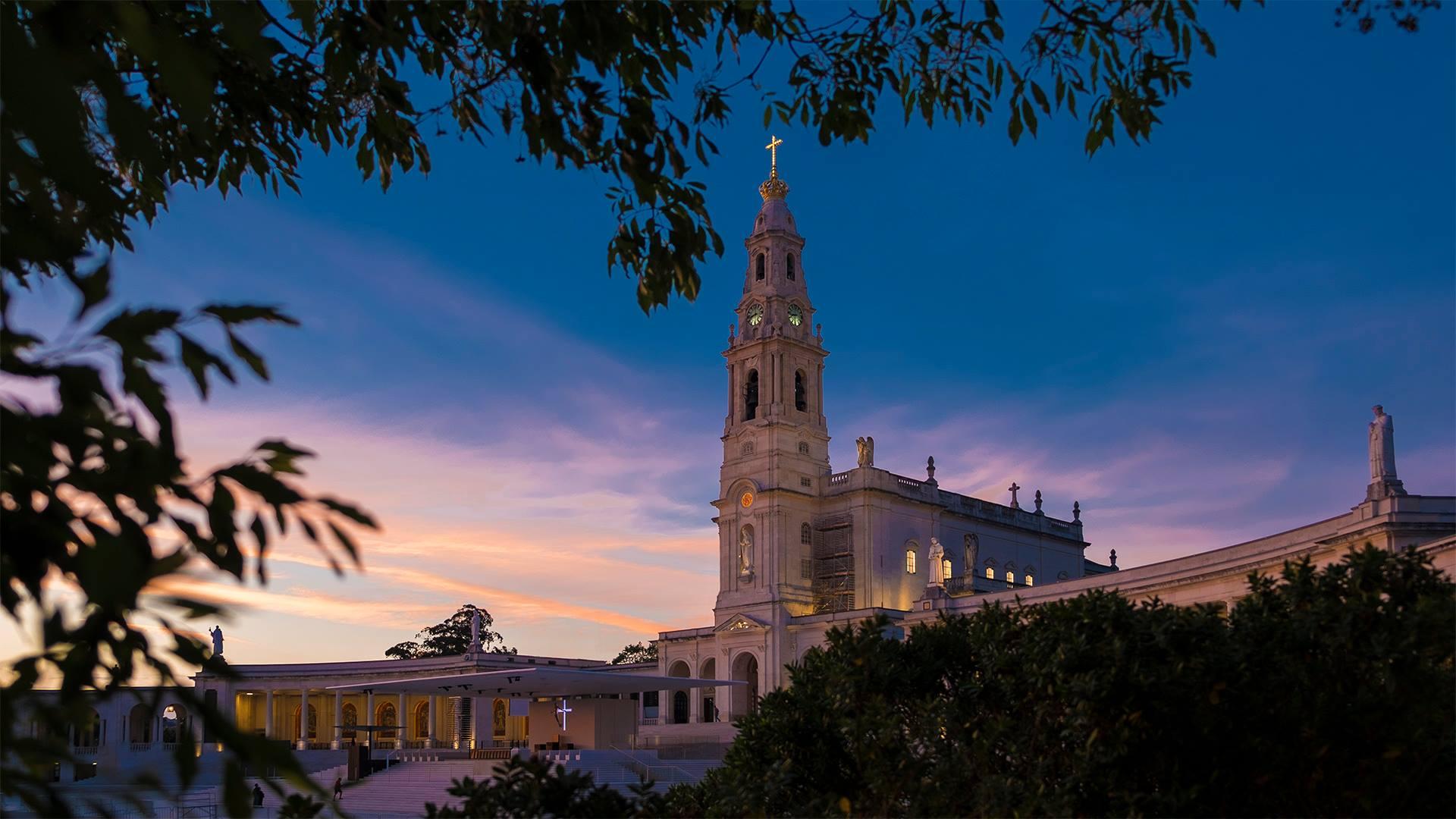 Hotel to visit Fatima and the Center of Portugal;